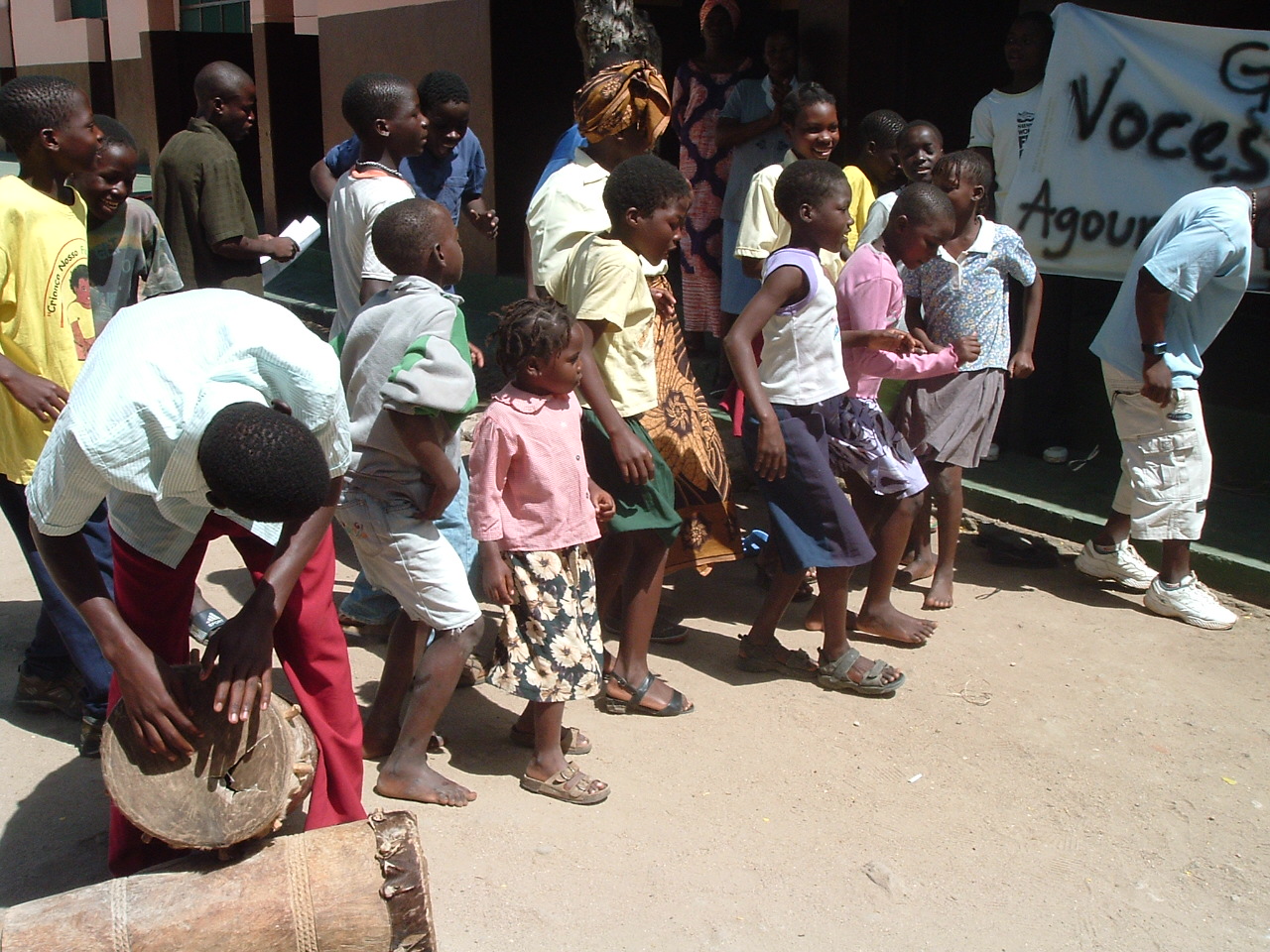 Proyecto en Mozambique 2005 - Voces para la Paz